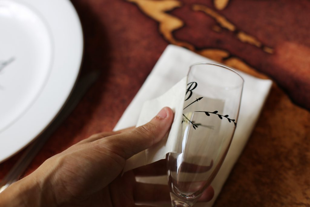Personalize your Dinnerware with Vinyl – LetteringOnTheCheap